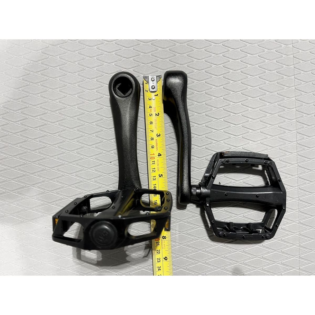 Set of replacement pedals and crank arms for pedal drive